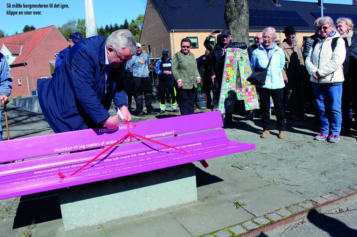 Et godt initiativ siger demensramte Peter Hemmersam om de lilla bænke ...